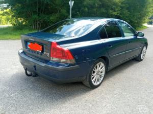 Zils Volvo S60 2002 Viļņa, ar dzinēja tilpumu 2.40 L un nobraukumu 330 tūkst. km par 1290 €, foto 3 vietnē AUTOMOTO.COM.LV