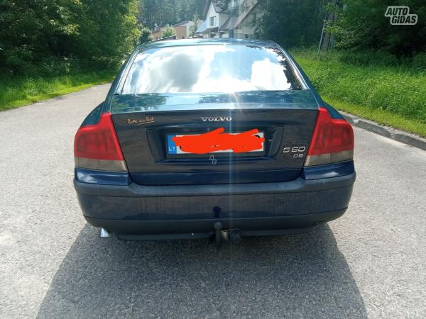 Zils Volvo S60 2002 Viļņa, ar dzinēja tilpumu 2.40 L un nobraukumu 330 tūkst. km par 1290 €, foto 3 vietnē AUTOMOTO.COM.LV