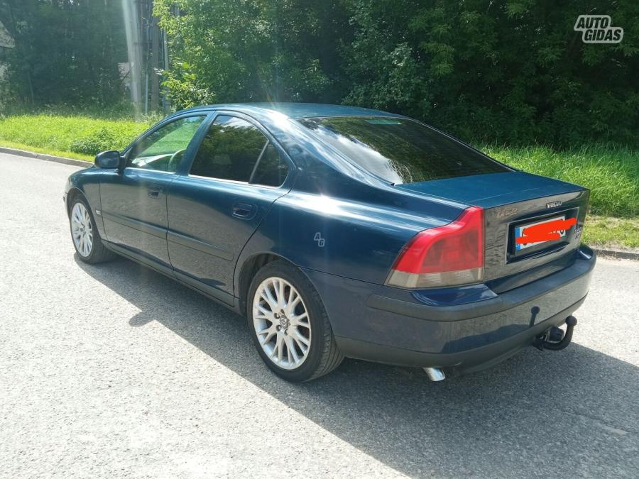 Zils Volvo S60 2002 Viļņa, ar dzinēja tilpumu 2.40 L un nobraukumu 330 tūkst. km par 1290 €, foto 5 vietnē AUTOMOTO.COM.LV