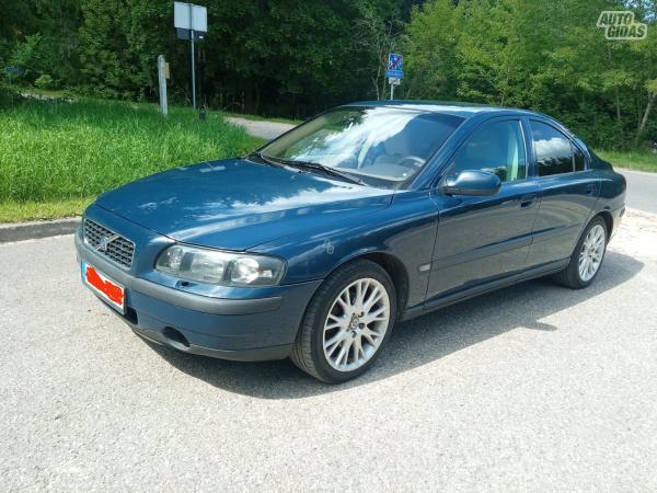 Zils Volvo S60 2002 Viļņa, ar dzinēja tilpumu 2.40 L un nobraukumu 330 tūkst. km par 1290 €, foto 5 vietnē AUTOMOTO.COM.LV