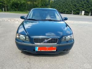 Zils Volvo S60 2002 Viļņa, ar dzinēja tilpumu 2.40 L un nobraukumu 330 tūkst. km par 1290 €, foto 7 vietnē AUTOMOTO.COM.LV