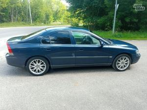 Zils Volvo S60 2002 Viļņa, ar dzinēja tilpumu 2.40 L un nobraukumu 330 tūkst. km par 1290 €, foto 8 vietnē AUTOMOTO.COM.LV