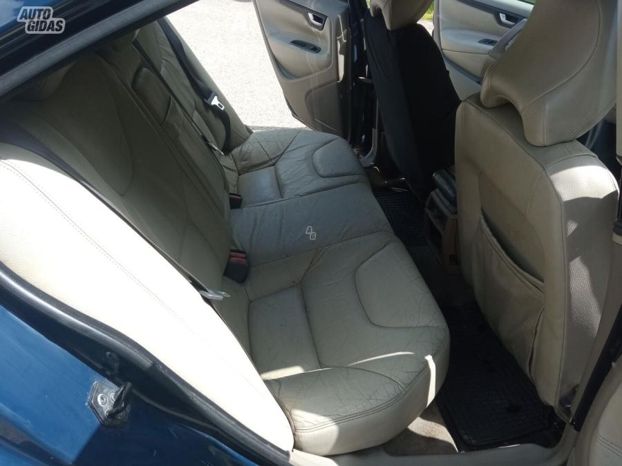 Zils Volvo S60 2002 Viļņa, ar dzinēja tilpumu 2.40 L un nobraukumu 330 tūkst. km par 1290 €, foto 12 vietnē AUTOMOTO.COM.LV