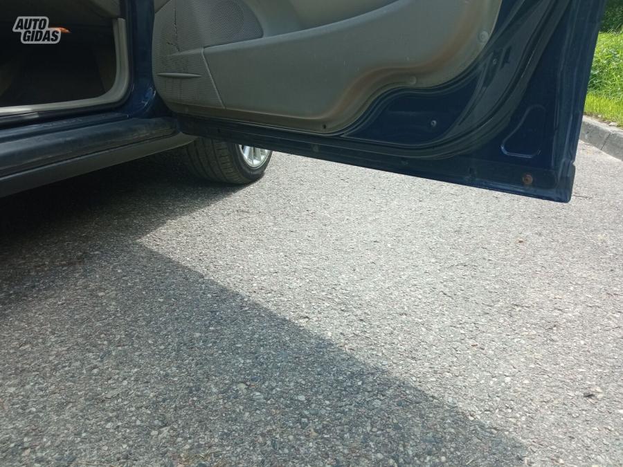 Zils Volvo S60 2002 Viļņa, ar dzinēja tilpumu 2.40 L un nobraukumu 330 tūkst. km par 1290 €, foto 17 vietnē AUTOMOTO.COM.LV