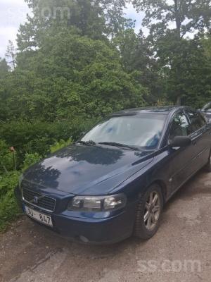 Blue Volvo S60 2002 in Daugavpils, with an engine capacity of 2.40 L and mileage of 441 thousand km for 1200 €, photo  on AUTOMOTO.COM.LV