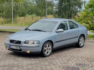 Blue Volvo S60 2002 in Tukums, with an engine capacity of 2.40 L and mileage of 281 thousand km for 990 €, photo  on AUTOMOTO.COM.LV