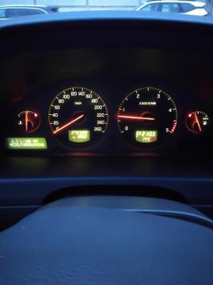 Blue Volvo S60 2002 in Tartu, with an engine capacity of 2.40 L and mileage of 274 thousand km for 1990 €, photo 14 on AUTOMOTO.COM.LV