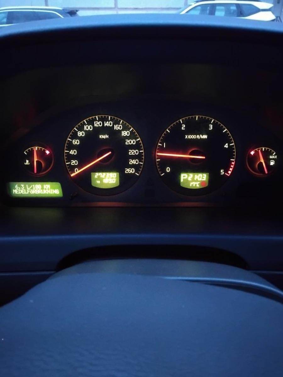 Blue Volvo S60 2002 in Tartu, with an engine capacity of 2.40 L and mileage of 274 thousand km for 1990 €, photo 28 on AUTOMOTO.COM.LV