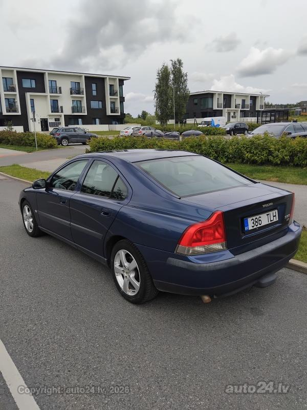 Blue Volvo S60 2002 in Tartu, with an engine capacity of 2.40 L and mileage of 273 thousand km for 1990 €, photo 4 on AUTOMOTO.COM.LV