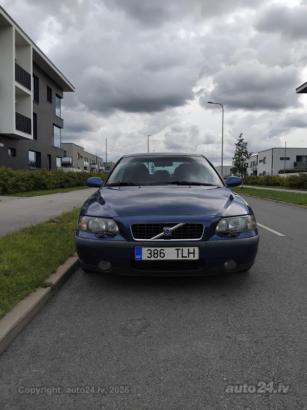 Blue Volvo S60 2002 in Tartu, with an engine capacity of 2.40 L and mileage of 273 thousand km for 1990 €, photo 5 on AUTOMOTO.COM.LV