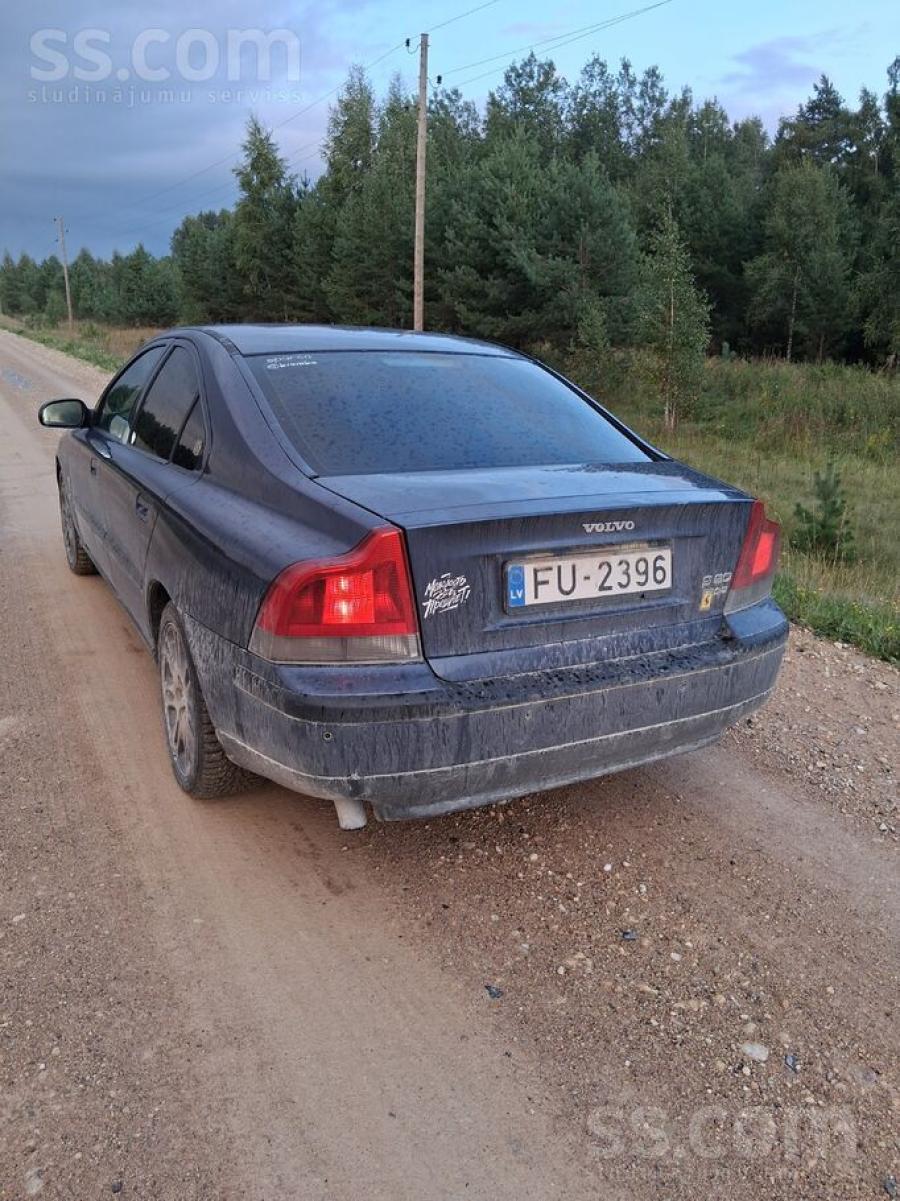 Blue Volvo S60 2002 in Daugavpils, with an engine capacity of 2.40 L and mileage of 442 thousand km for 1000 €, photo 4 on AUTOMOTO.COM.LV
