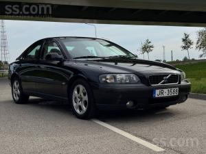 Zils Volvo S60 2002 Daugavpils, ar dzinēja tilpumu 2.00 L un nobraukumu 296 tūkst. km par 1590 €, foto  vietnē AUTOMOTO.COM.LV