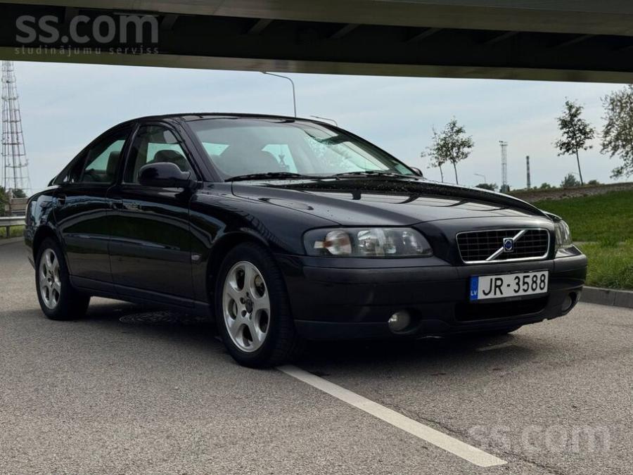 Zils Volvo S60 2002 Daugavpils, ar dzinēja tilpumu 2.00 L un nobraukumu 296 tūkst. km par 1590 €, foto 1 vietnē AUTOMOTO.COM.LV
