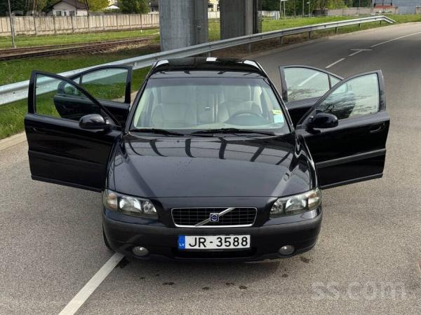 Zils Volvo S60 2002 Daugavpils, ar dzinēja tilpumu 2.00 L un nobraukumu 296 tūkst. km par 1590 €, foto 4 vietnē AUTOMOTO.COM.LV