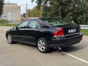 Zils Volvo S60 2002 Daugavpils, ar dzinēja tilpumu 2.00 L un nobraukumu 296 tūkst. km par 1590 €, foto 5 vietnē AUTOMOTO.COM.LV