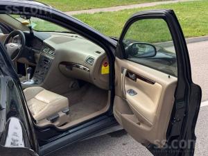 Zils Volvo S60 2002 Daugavpils, ar dzinēja tilpumu 2.00 L un nobraukumu 296 tūkst. km par 1590 €, foto 6 vietnē AUTOMOTO.COM.LV