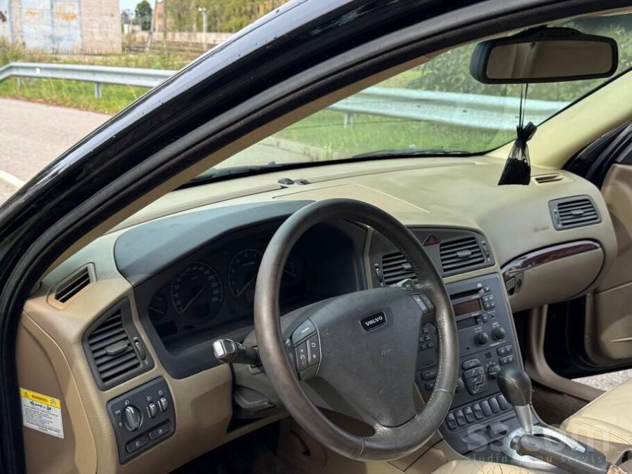 Zils Volvo S60 2002 Daugavpils, ar dzinēja tilpumu 2.00 L un nobraukumu 296 tūkst. km par 1590 €, foto 8 vietnē AUTOMOTO.COM.LV