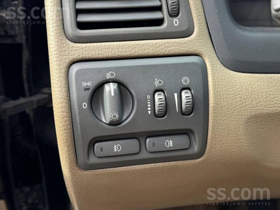 Zils Volvo S60 2002 Daugavpils, ar dzinēja tilpumu 2.00 L un nobraukumu 296 tūkst. km par 1590 €, foto 11 vietnē AUTOMOTO.COM.LV
