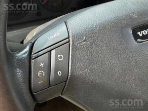 Zils Volvo S60 2002 Daugavpils, ar dzinēja tilpumu 2.00 L un nobraukumu 296 tūkst. km par 1590 €, foto 13 vietnē AUTOMOTO.COM.LV