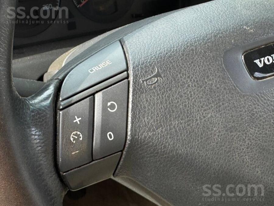 Zils Volvo S60 2002 Daugavpils, ar dzinēja tilpumu 2.00 L un nobraukumu 296 tūkst. km par 1590 €, foto 13 vietnē AUTOMOTO.COM.LV