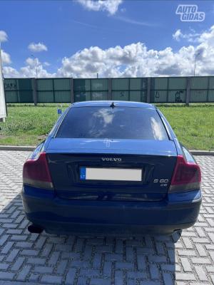 Blue Volvo S60 2002 in Klaipeda, with an engine capacity of 2.40 L and mileage of 360 thousand km for 600 €, photo 1 on AUTOMOTO.COM.LV