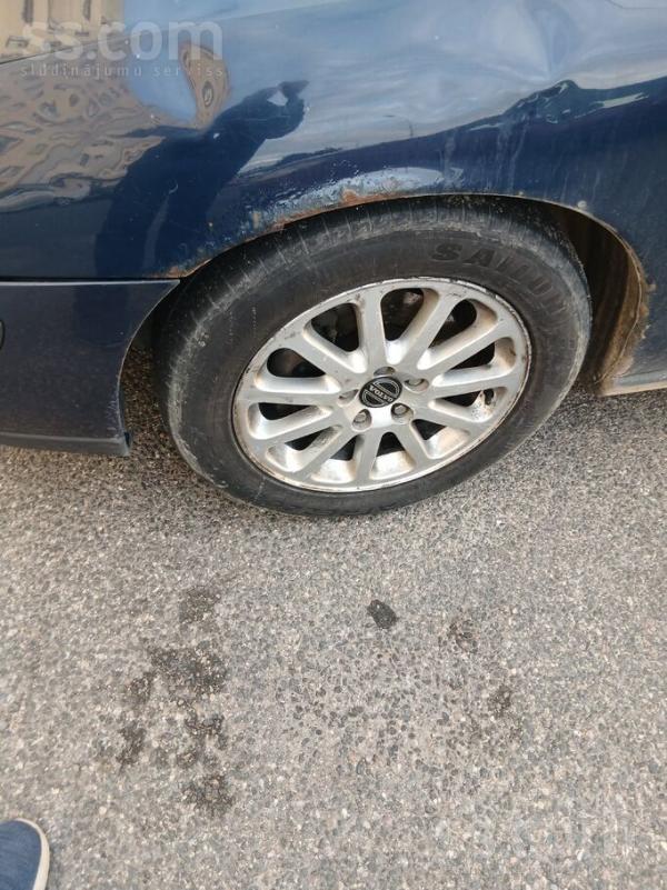 Zils Volvo S60 2002 Rīga, ar dzinēja tilpumu 2.40 L un nobraukumu 399 tūkst. km par 1050 €, foto 9 vietnē AUTOMOTO.COM.LV