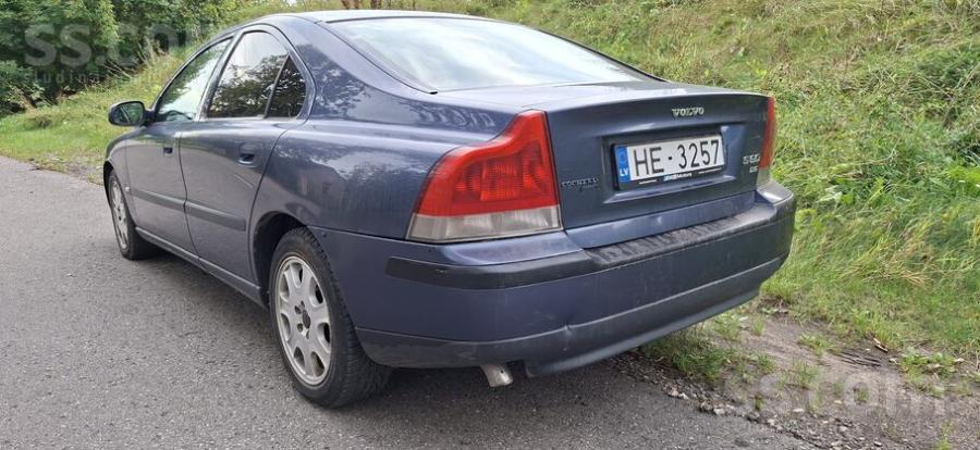 Zils Volvo S60 2002 Daugavpils, ar dzinēja tilpumu 2.40 L un nobraukumu 466 tūkst. km par 1100 €, foto 1 vietnē AUTOMOTO.COM.LV