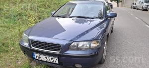 Zils Volvo S60 2002 Daugavpils, ar dzinēja tilpumu 2.40 L un nobraukumu 466 tūkst. km par 1100 €, foto 3 vietnē AUTOMOTO.COM.LV