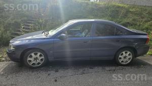 Zils Volvo S60 2002 Daugavpils, ar dzinēja tilpumu 2.40 L un nobraukumu 466 tūkst. km par 1100 €, foto 5 vietnē AUTOMOTO.COM.LV