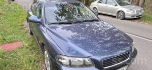 Zils Volvo S60 2002 Daugavpils, ar dzinēja tilpumu 2.40 L un nobraukumu 466 tūkst. km par 1100 €, foto 7 vietnē AUTOMOTO.COM.LV