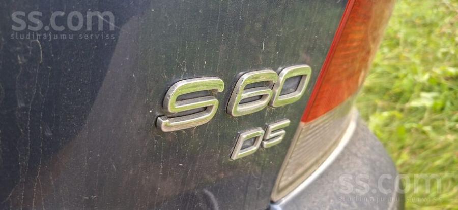 Zils Volvo S60 2002 Daugavpils, ar dzinēja tilpumu 2.40 L un nobraukumu 466 tūkst. km par 1100 €, foto 11 vietnē AUTOMOTO.COM.LV
