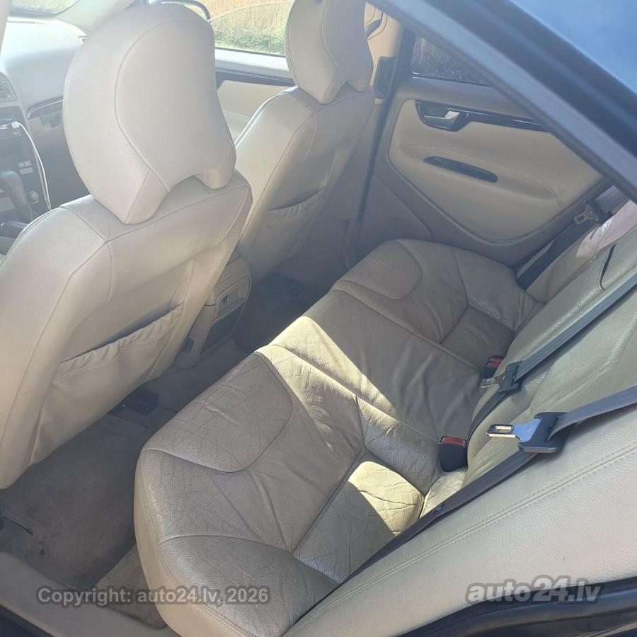 Zils Volvo S60 2002 Pelva, ar dzinēja tilpumu 2.40 L un nobraukumu 430 tūkst. km par 1300 €, foto 9 vietnē AUTOMOTO.COM.LV