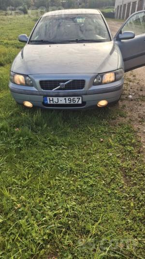 Zils Volvo S60 2002 Tukums, ar dzinēja tilpumu 2.40 L un nobraukumu 283 tūkst. km par 1050 €, foto  vietnē AUTOMOTO.COM.LV