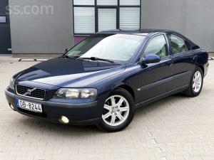 Zils Volvo S60 2002 Rīga, ar dzinēja tilpumu 2.40 L un nobraukumu 340 tūkst. km par 2800 €, foto  vietnē AUTOMOTO.COM.LV