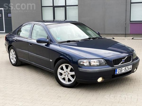 Blue Volvo S60 2002 in Riga, with an engine capacity of 2.40 L and mileage of 340 thousand km for 2800 €, photo 3 on AUTOMOTO.COM.LV
