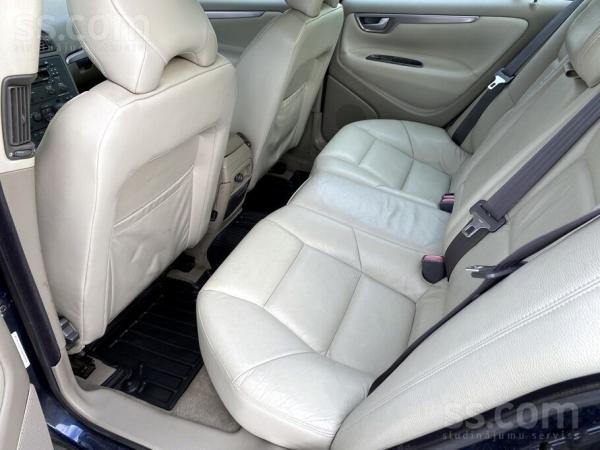 Blue Volvo S60 2002 in Riga, with an engine capacity of 2.40 L and mileage of 340 thousand km for 2800 €, photo 11 on AUTOMOTO.COM.LV