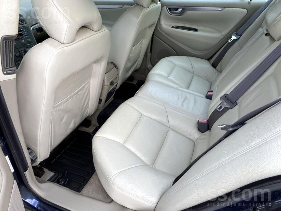 Zils Volvo S60 2002 Rīga, ar dzinēja tilpumu 2.40 L un nobraukumu 340 tūkst. km par 2800 €, foto 11 vietnē AUTOMOTO.COM.LV