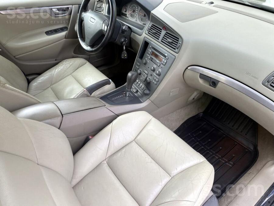 Zils Volvo S60 2002 Rīga, ar dzinēja tilpumu 2.40 L un nobraukumu 340 tūkst. km par 2800 €, foto 13 vietnē AUTOMOTO.COM.LV
