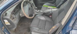 Blue Volvo S60 2002 in Vilnius, with an engine capacity of 2.40 L and mileage of 401 thousand km for 1300 €, photo 3 on AUTOMOTO.COM.LV