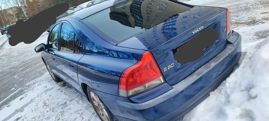 Blue Volvo S60 2002 in Vilnius, with an engine capacity of 2.40 L and mileage of 401 thousand km for 1300 €, photo 8 on AUTOMOTO.COM.LV