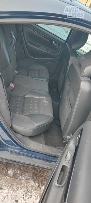 Blue Volvo S60 2002 in Vilnius, with an engine capacity of 2.40 L and mileage of 401 thousand km for 1300 €, photo 12 on AUTOMOTO.COM.LV