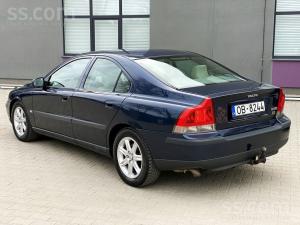 Blue Volvo S60 2002 in Riga, with an engine capacity of 2.40 L and mileage of 340 thousand km for 2800 €, photo 7 on AUTOMOTO.COM.LV