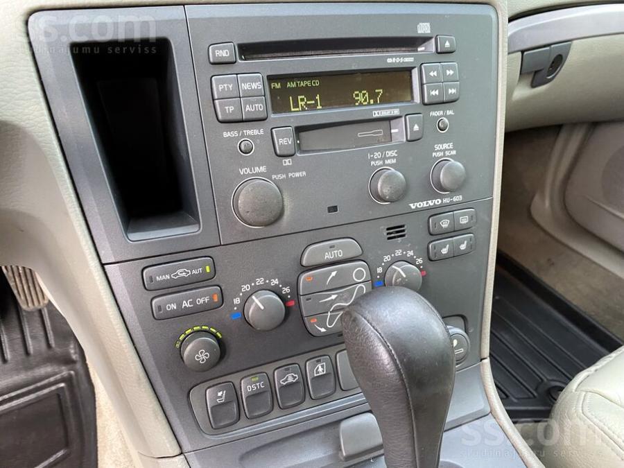 Blue Volvo S60 2002 in Riga, with an engine capacity of 2.40 L and mileage of 340 thousand km for 2800 €, photo 16 on AUTOMOTO.COM.LV