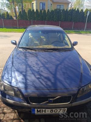 Blue Volvo S60 2003 in Riga, with an engine capacity of 2.40 L and mileage of 257 thousand km for 2350 €, photo 2 on AUTOMOTO.COM.LV