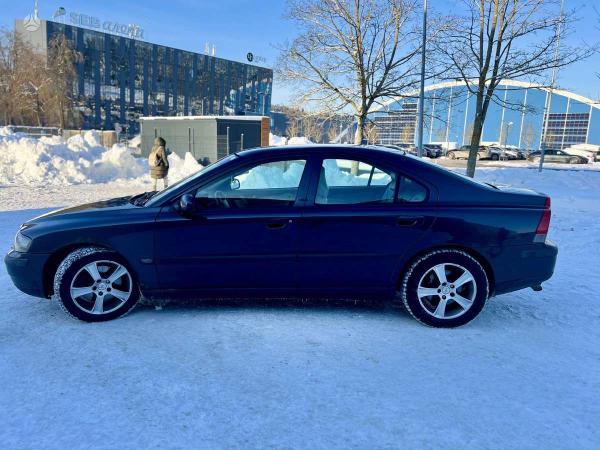 Blue Volvo S60 2003 in Vilnius, with an engine capacity of 0.00 L and mileage of 476 thousand km for 830 €, photo 2 on AUTOMOTO.COM.LV