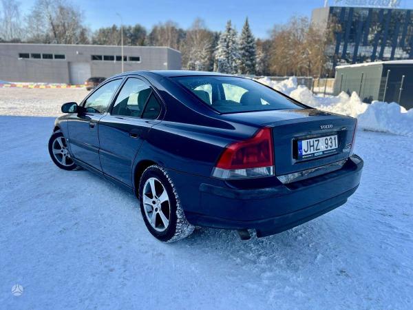 Blue Volvo S60 2003 in Vilnius, with an engine capacity of 0.00 L and mileage of 476 thousand km for 830 €, photo 3 on AUTOMOTO.COM.LV