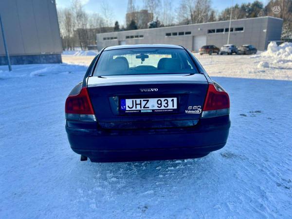 Blue Volvo S60 2003 in Vilnius, with an engine capacity of 0.00 L and mileage of 476 thousand km for 830 €, photo 4 on AUTOMOTO.COM.LV
