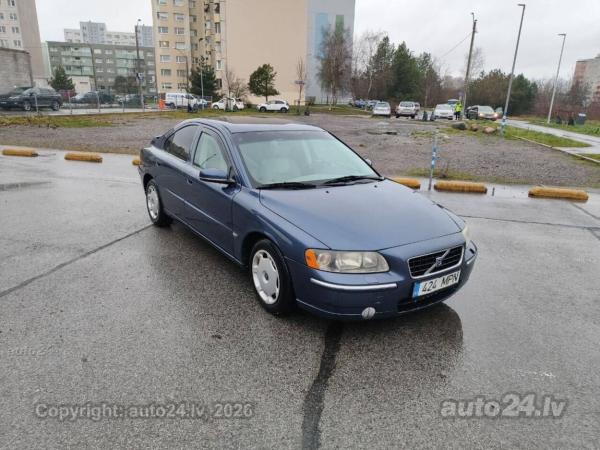 Blue Volvo S60 2003 in Tallinn, with an engine capacity of 2.40 L and mileage of 420 thousand km for 1300 €, photo 2 on AUTOMOTO.COM.LV