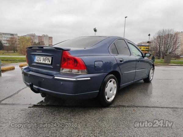 Blue Volvo S60 2003 in Tallinn, with an engine capacity of 2.40 L and mileage of 420 thousand km for 1300 €, photo 4 on AUTOMOTO.COM.LV