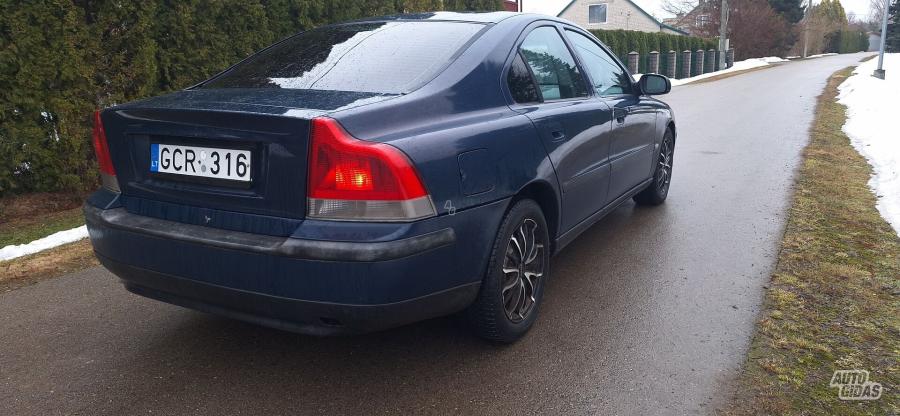 Blue Volvo S60 2003 in Silute, with an engine capacity of 2.40 L and mileage of 350 thousand km for 650 €, photo 4 on AUTOMOTO.COM.LV